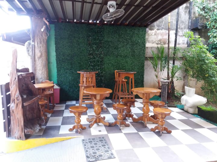 Bee Hub Pension Family Room - Surigao City