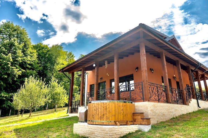Cabana De Inchiriat Cu Ciubar - Ocnele Mari