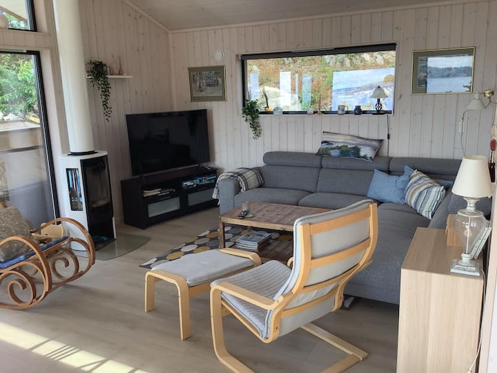 Flott Moderne Hytte Med Havutsikt. - Norway