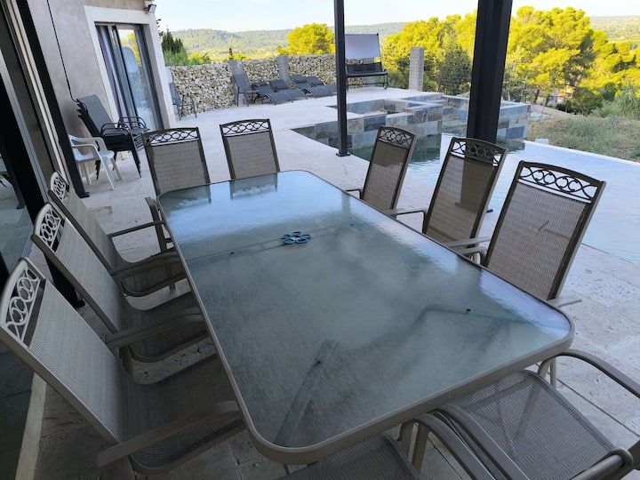 Villa Piscine à Débordement - Calvisson