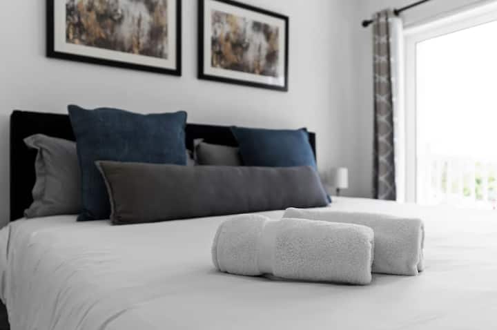 3 Bed 2.5 Bath Townhome, Rooftop, 1 Parking Spot - Zoo Miami, Miami