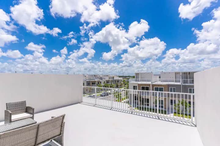 Peakseason25%off! | 3br 2.5ba Rooftop Parking - Zoo Miami, Miami