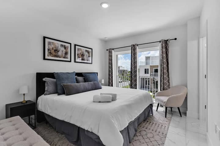 Primestay25%off! | 3br 2.5ba Rooftop Parking - Homestead, FL