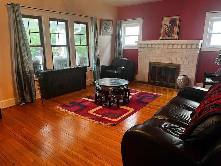 House By Dining, Transit, Shops - Groups, Families - Silver Spring, MD
