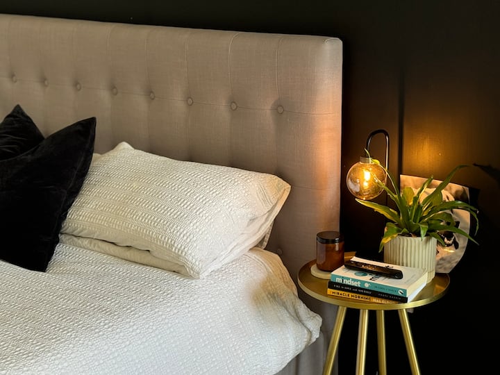 Family Home From Home - Enfield, UK