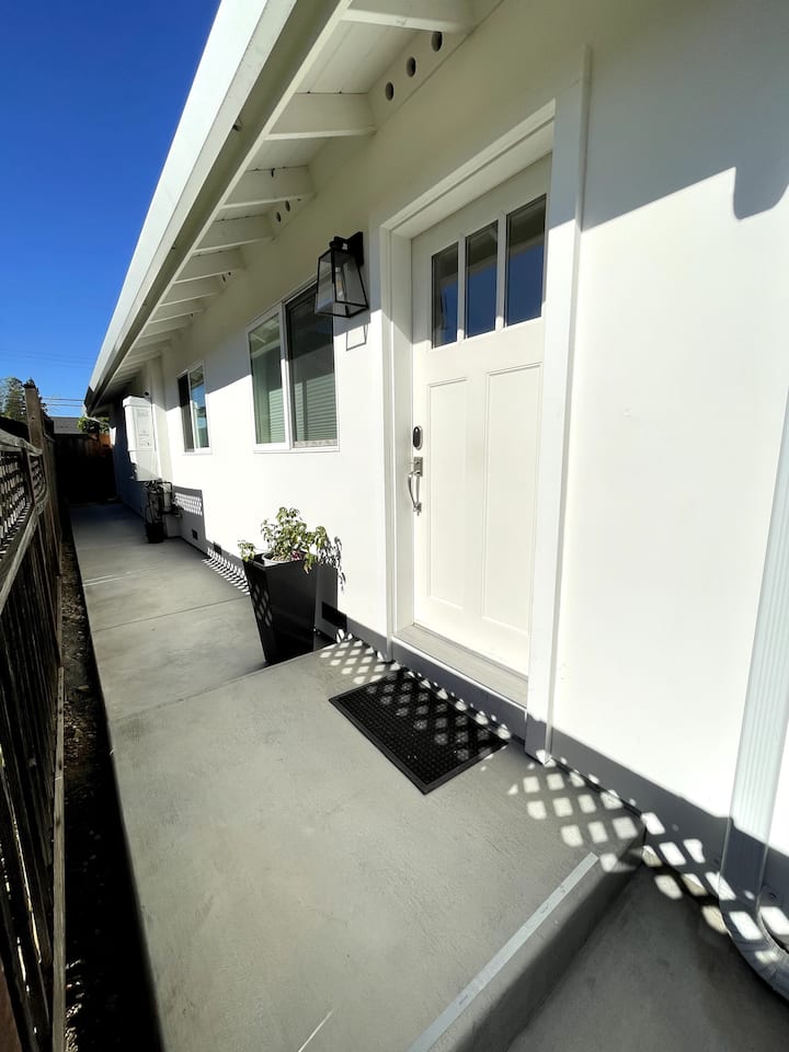 Private Modern Cottage! Newly Built - Los Gatos, CA