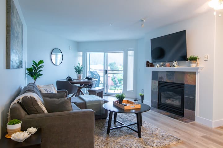 Echo Beach | 2 Bed, Lake View & Walkable To Beach - Harrison Hot Springs
