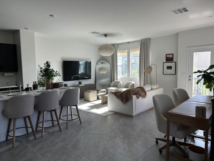 Zen Retreat: Designer Haven - Las Vegas, NV