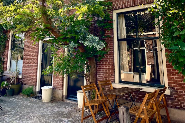 Our Home Is Old, Cute, Quiet And Near Everything - Utrecht, Hollanda