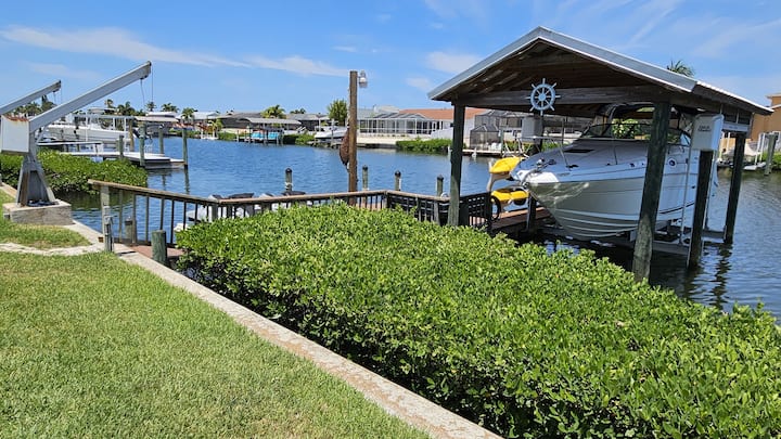 Waterfront Pool Home W/private Dock & Bay Access - Apollo Beach, FL