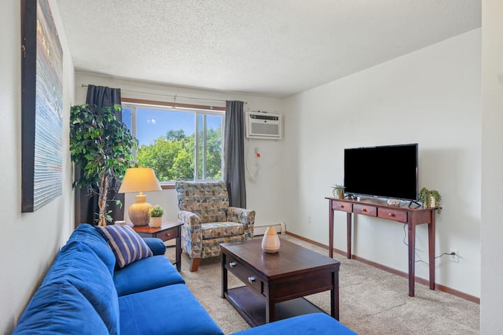Convenient Location, Pet Friendly, 2bed, & Cozy! - Clear Lake, MN