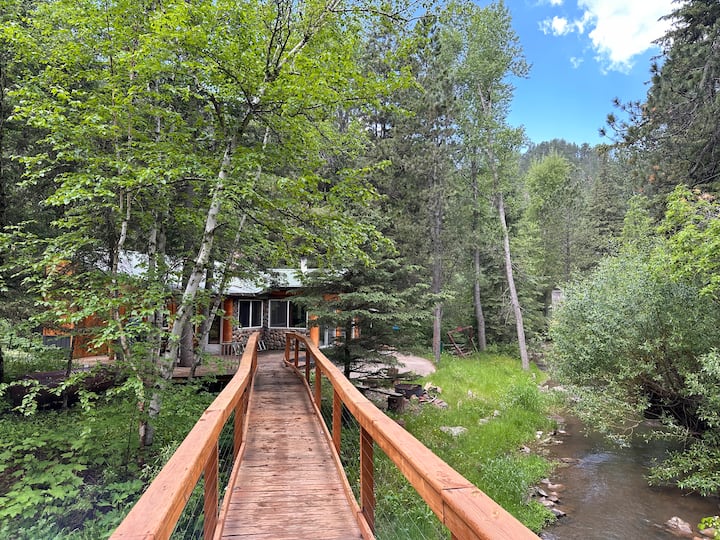 Quiet Cabin W/ Hot Tub - Deadwood, SD