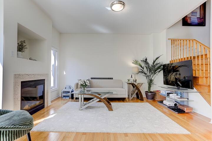 2 Bedroom Suite @ Lakeside House - Aurora