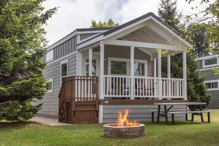 2 Bedroom Cottage - Petoskey, MI
