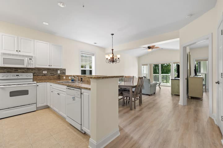 Fairway Vista: Golf Course View - Ripley's Aquarium of Myrtle Beach