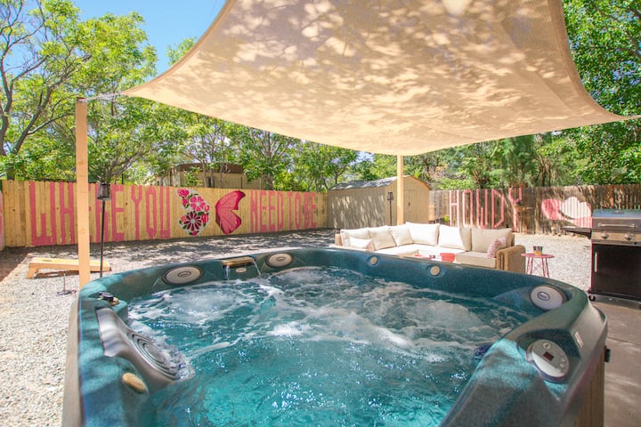 50 Shades Of Pink+hot Tub+ No Pet Fee - Albuquerque, NM