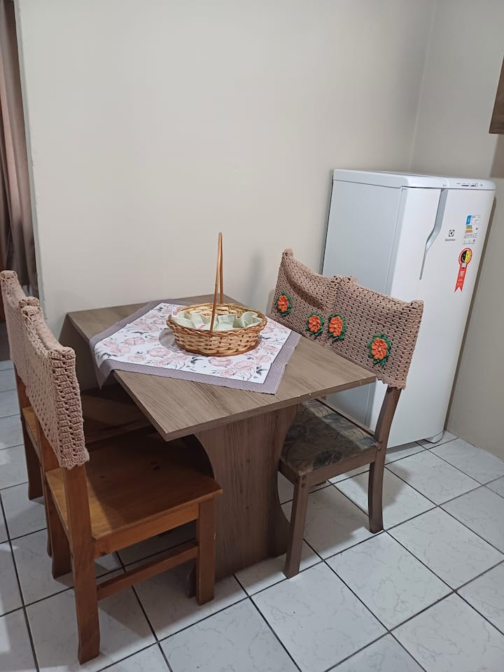 Casa Pequena Para Até 6 Pessoas Em Itajaí - Navegantes