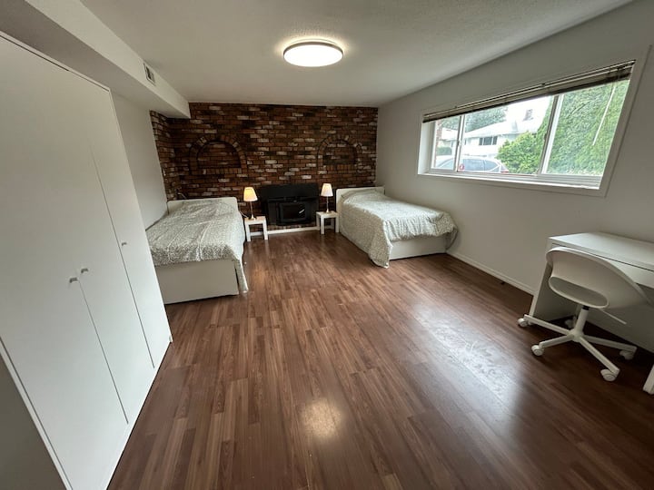 Room In Burnaby, Near Sfu, For 2 Guests, B4 - Burnaby