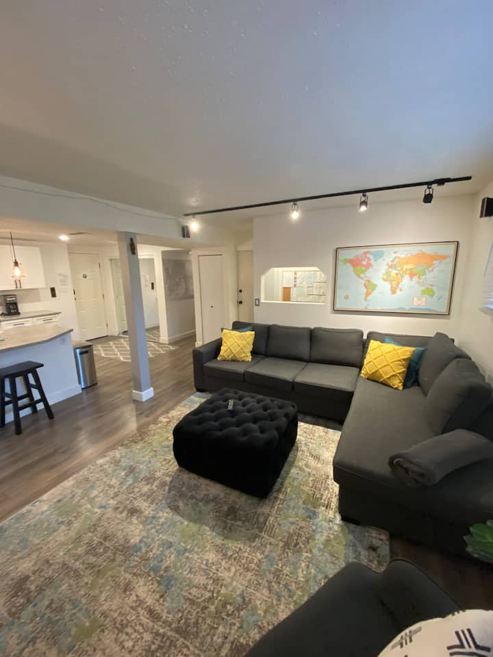 Greenway Getaway - Kelowna