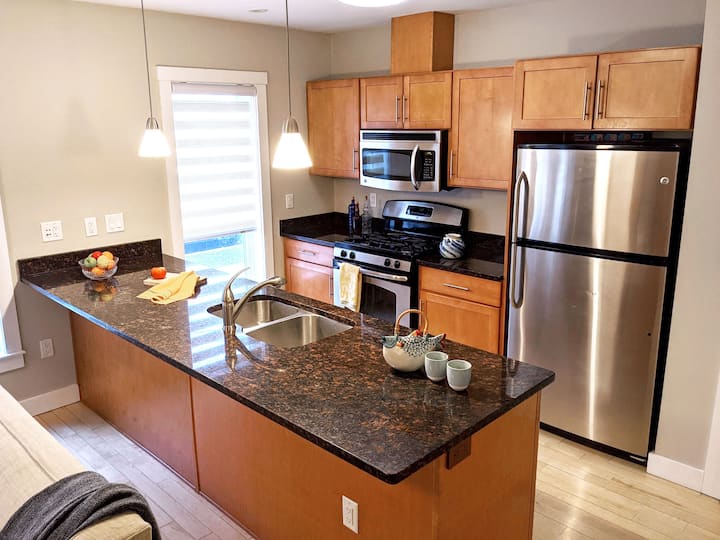 3bdr Walkout Apartment Near Park - Lexington, MA