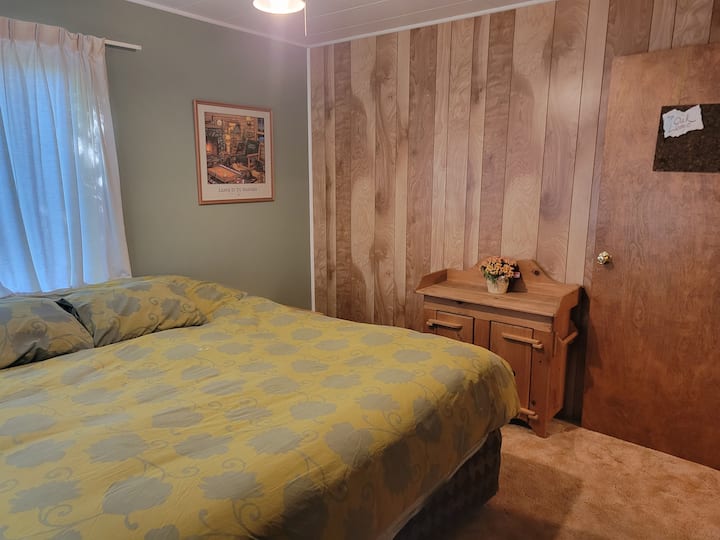 Ringtail Ranch - Oak Lodge Room - Felton, CA