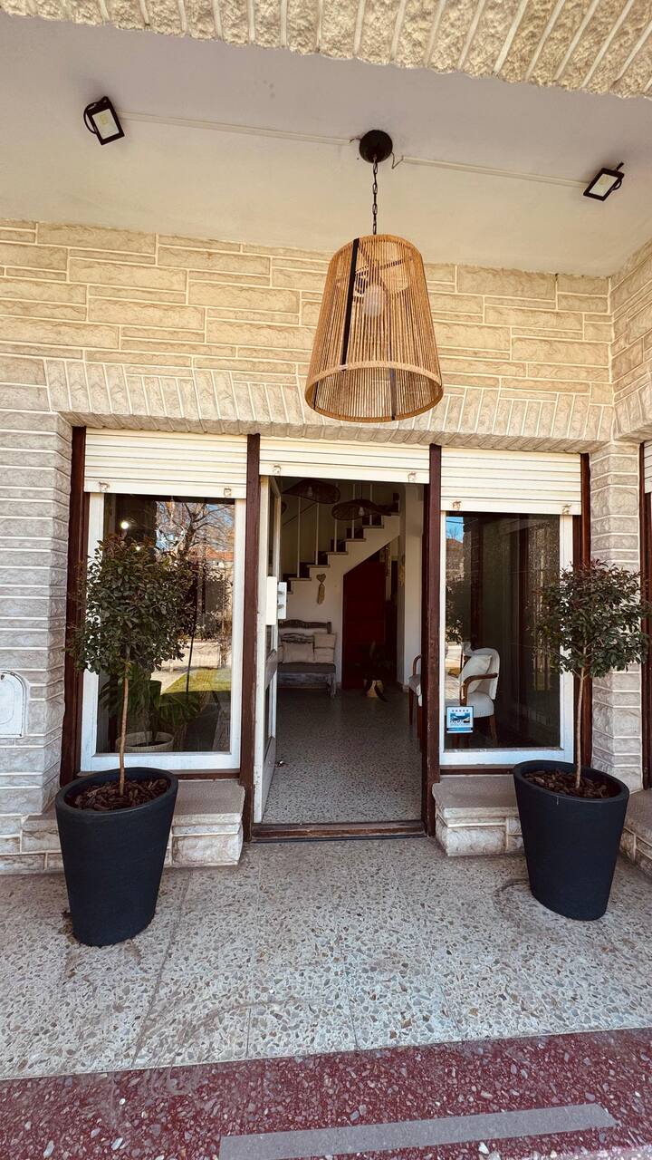 Hostal El Vendaval
Casa Y Playa - Miramar