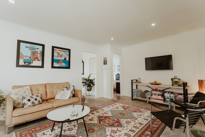 Charming Luxury With Special Views - Ruakākā