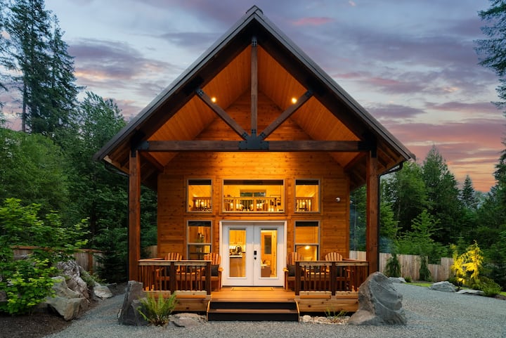 Luxe Mt. Rainier Retreat•private Cabin+hot Tub - Ashford, WA