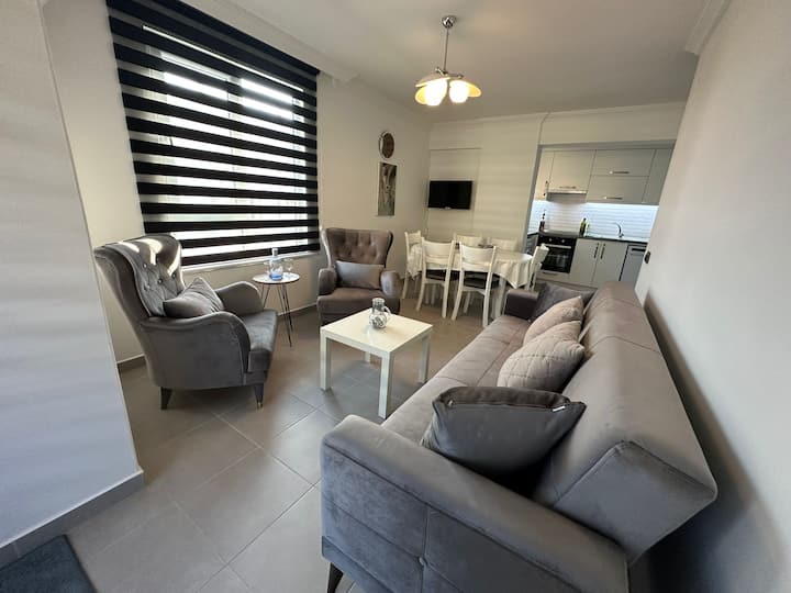 Moonlight Homes 3 - Oba