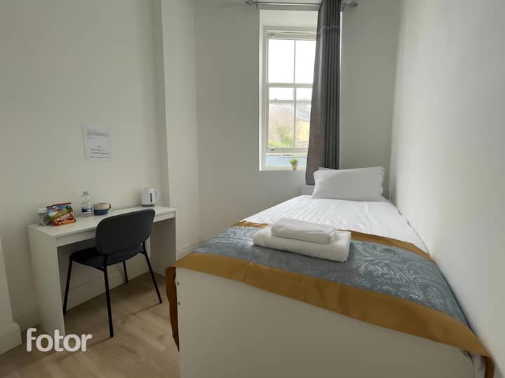 Single Room With Shared Bathroom - Cork