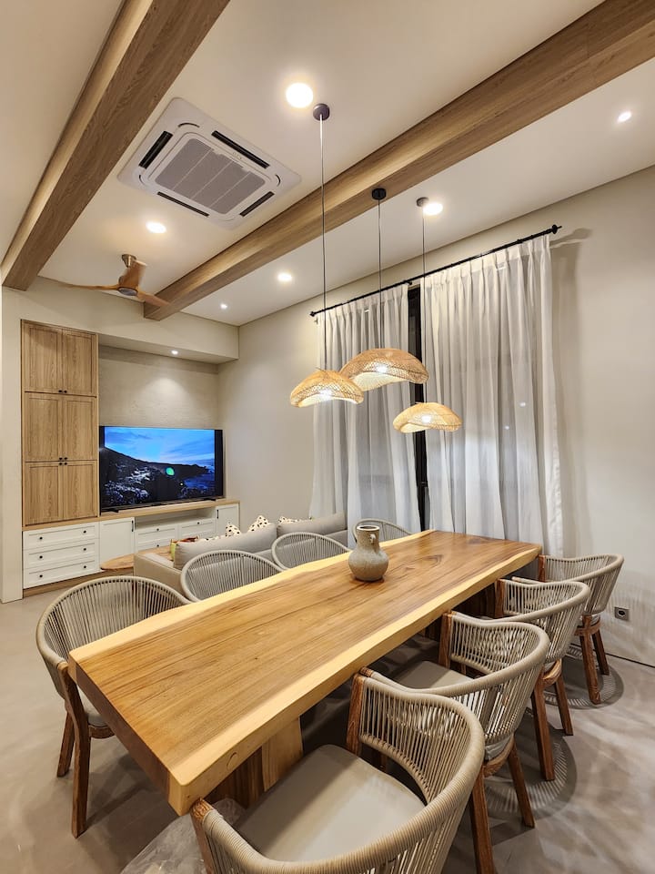 New Lux Jimbaran Bali Villa For 2 Families, 12 Ppl - Bali