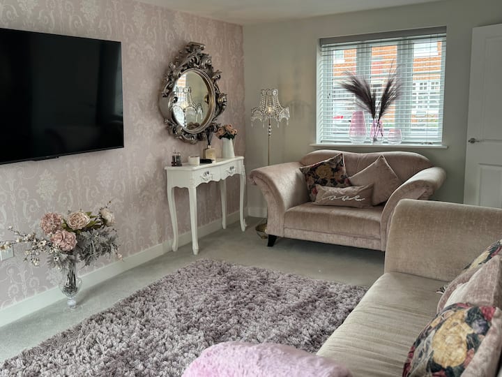Luxury Property, Quiet Area. - Hinckley