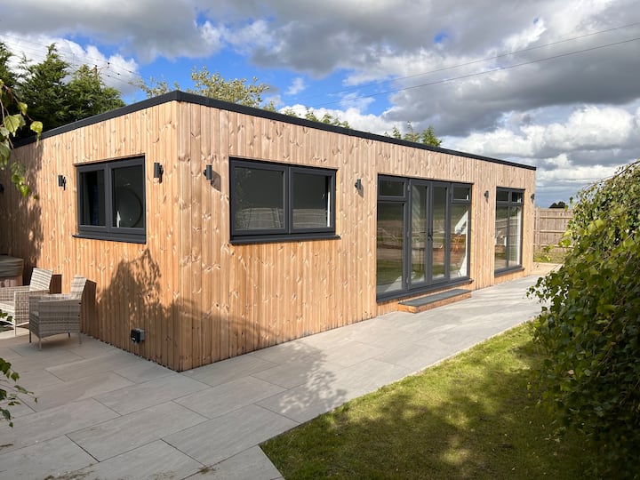 Superb Court Lane Stables, Sleeps 6, Rural Luxury - Tonbridge