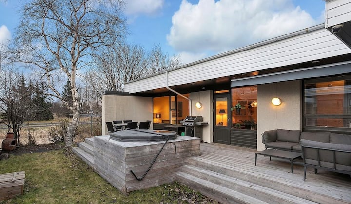 Family Home In Central Reykjavik - Entire House - Reikiavik