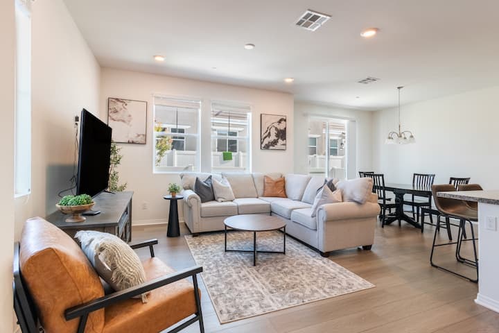 Pet Friendly | 3br | Pool | Spa | Near Hospitals - 무리에타