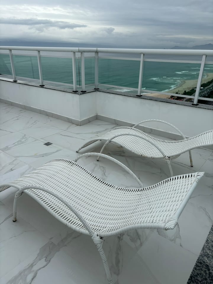 Beachfront Penthouse Stunning Views - Brasil