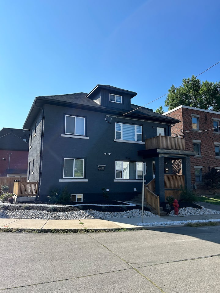 Brand New Studio Unit - Hamilton