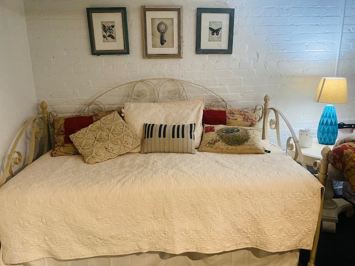 Lovely Lodging On Capitol Hill (Lower Level) - Washington, DC