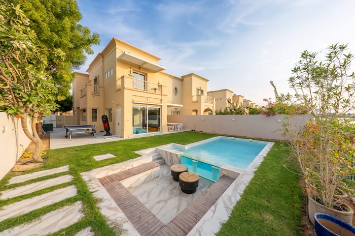 Paisible 5 Chambres Villa Vue Lac - Proche Marina - Dubai