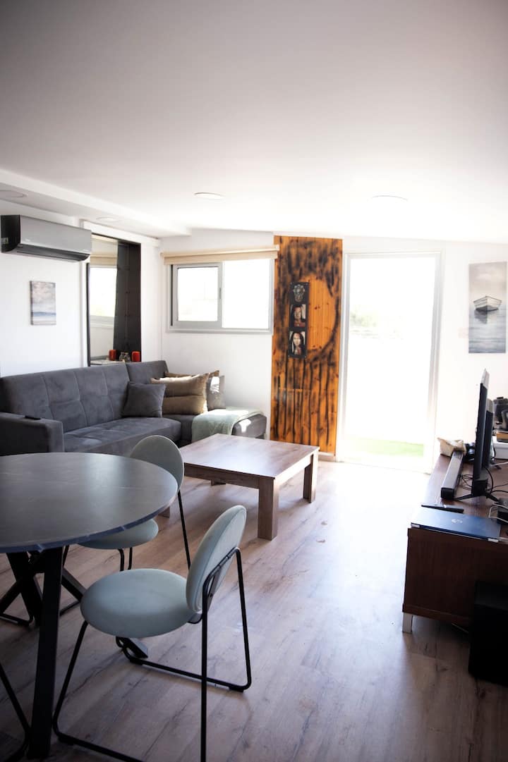 Cozy 1-bedroom Flat With Veranda - Limassol