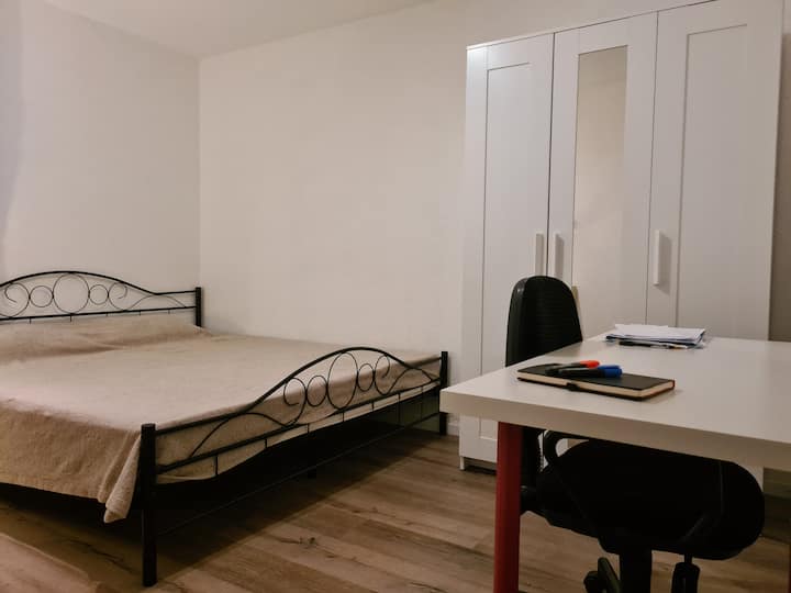 Bedroom With Private Bathroom - Winterthur