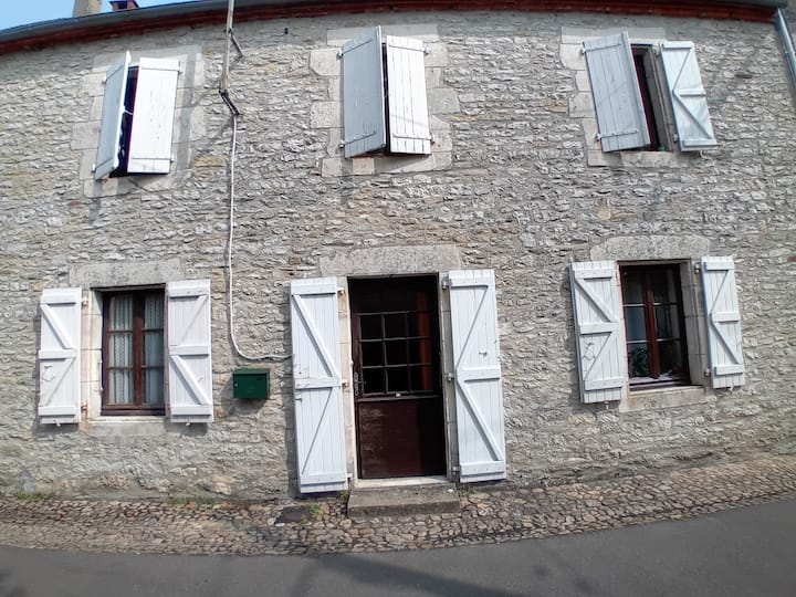 Chambre Dans Village Médiéval - Martel