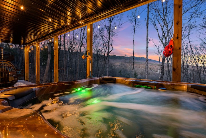 Wow Views | Covered Hot Tub | Family Friendly - Shenandoah, VA