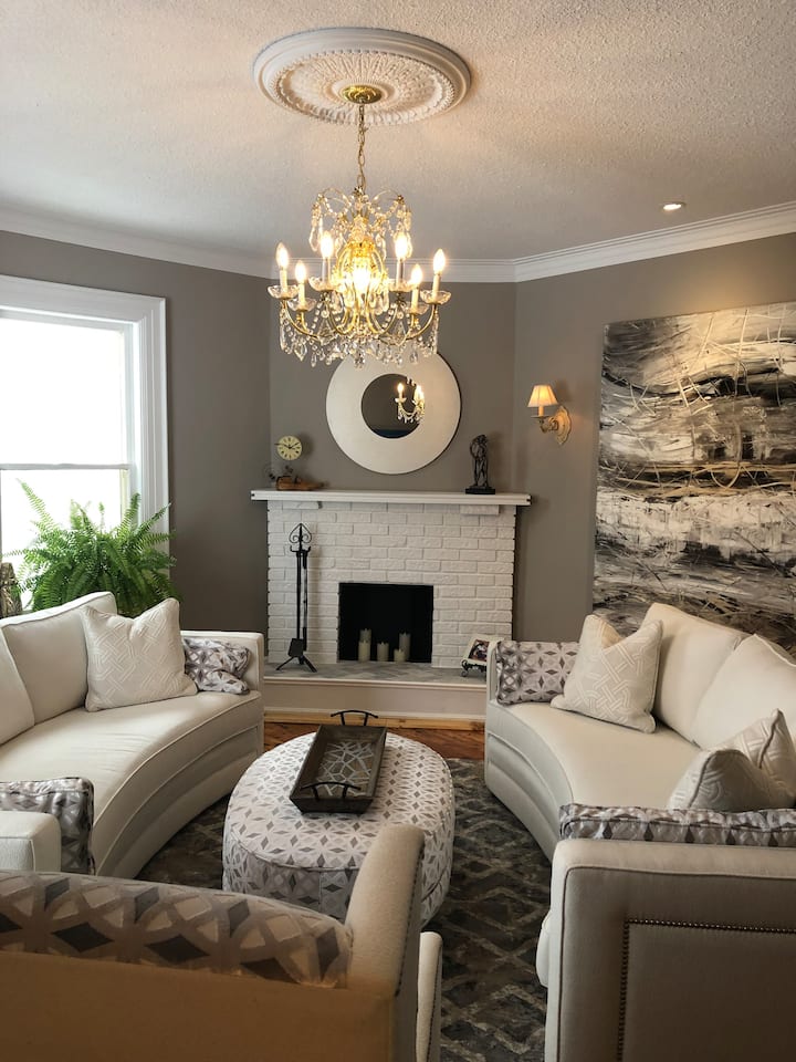 Hampton House Bed & Breakfast

Pinot Noir Room - Clarington
