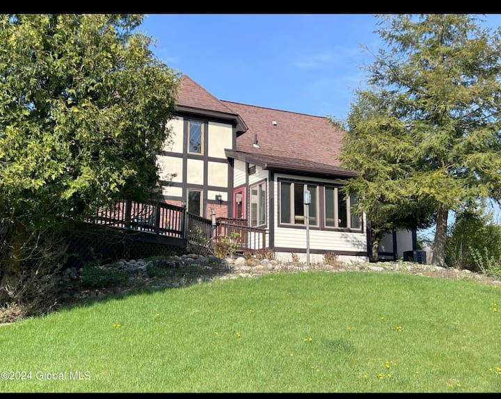 Adirondack’s Rhythm & Rest Retreat - Glens Falls, NY