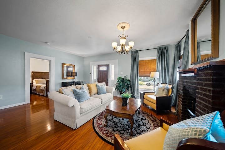 Classic Home Near Downtown Knoxville - Knoxville, TN