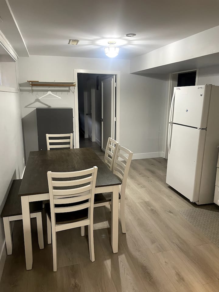 Basement Suite Near Mill Lake - Abbotsford