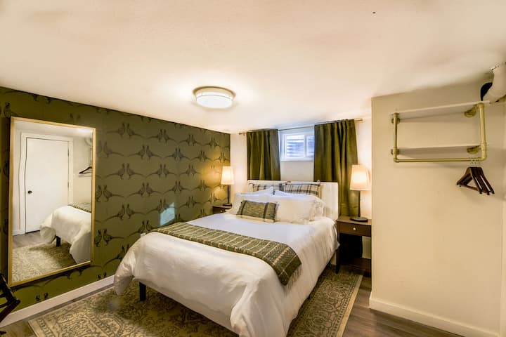 The Pheasant In Downtown With Private Parking - Moscow, ID