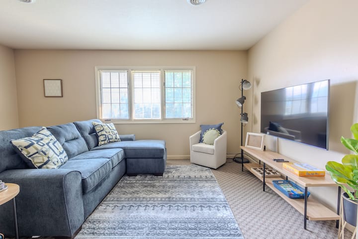 Cute & Cozy 2 Bed Apt By Campus - Tuttle Creek State Park, Manhattan