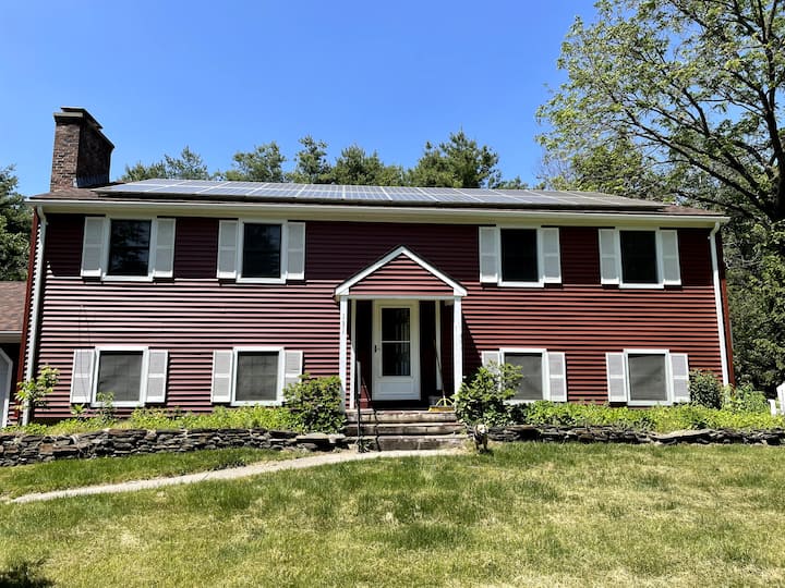 Amherst Oasis Near Puffers Pond - Black Birch Vineyard, North Hatfield
